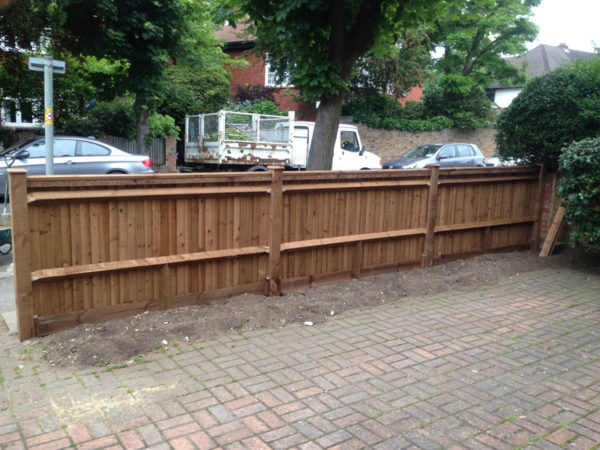 Traditional Fencing - Closeboard Panels | Installation & Repair Surrey